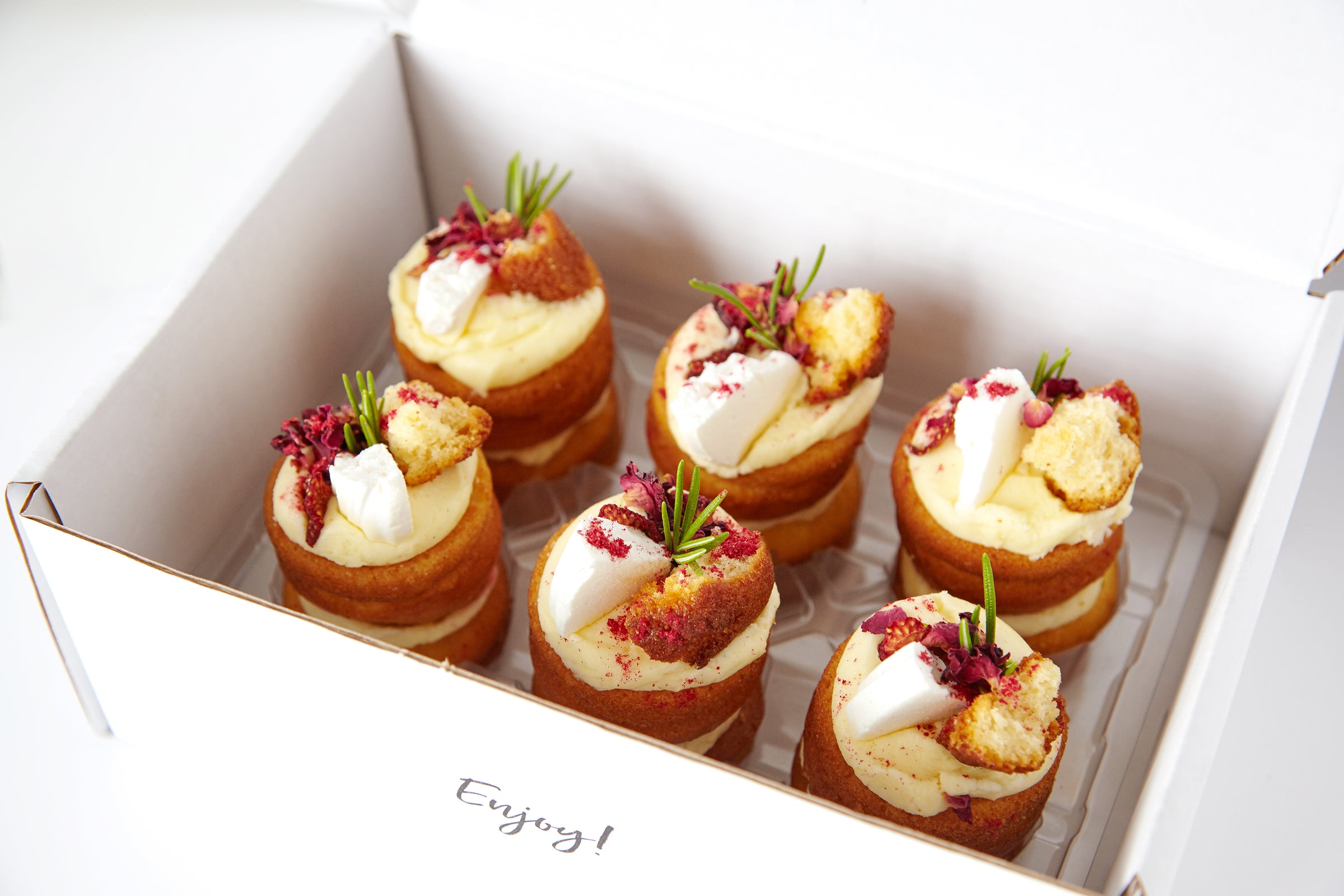 The Classic Victoria Mini Cake Box [Plant Based] | LUMINARYBAKERY.COM ...